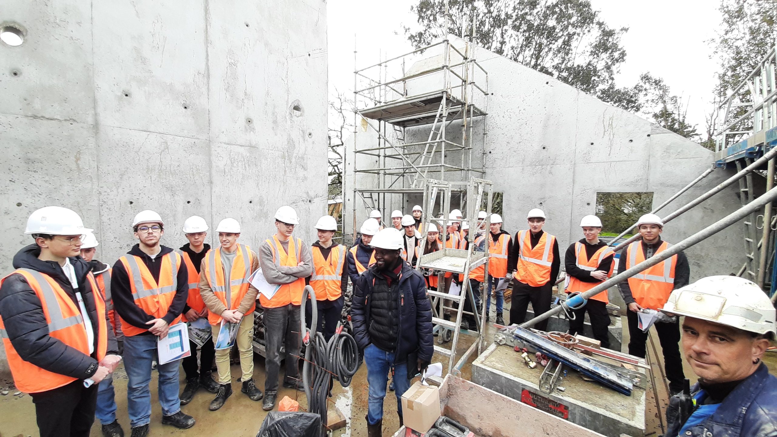 Visites de chantier avec la promotion Génie Civil de l'IUT de Saint ...